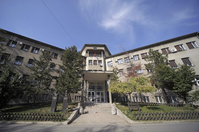 547 profesora i zaposlenih na Medicinskom fakultetu podržalo svoje studente - Nedeljnik