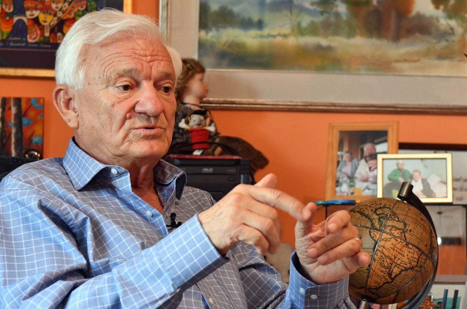 Preminuo Jovan Divjak bivši general Armije BiH - Nedeljnik