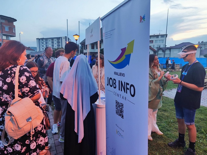 Projekat Znanjem do posla (E2E) predstavljen na Eko Infiniti festivalu mladih u Sjenici - Nedeljnik