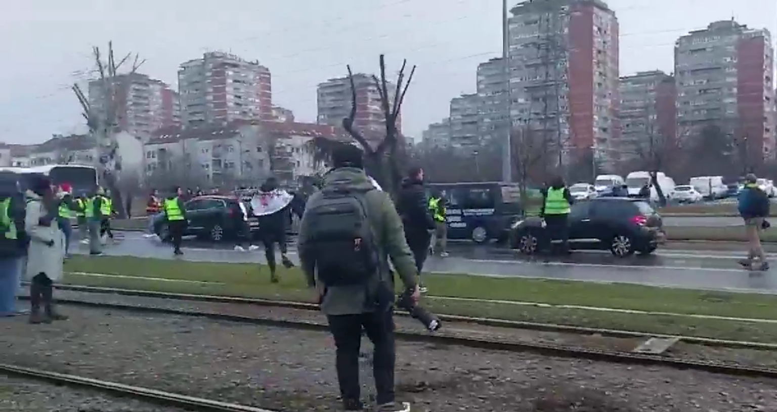 Automobilom udarila studentkinju na blokadi, sumnjiči se za teško ubistvo u pokušaju (VIDEO ...