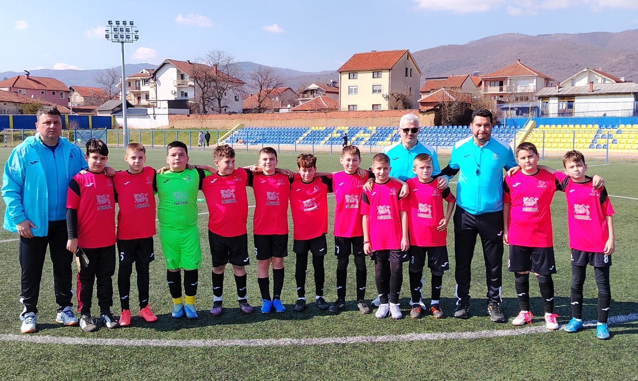 Nova sportska oprema za male fudbalere iz Vranjske Banje - Nedeljnik
